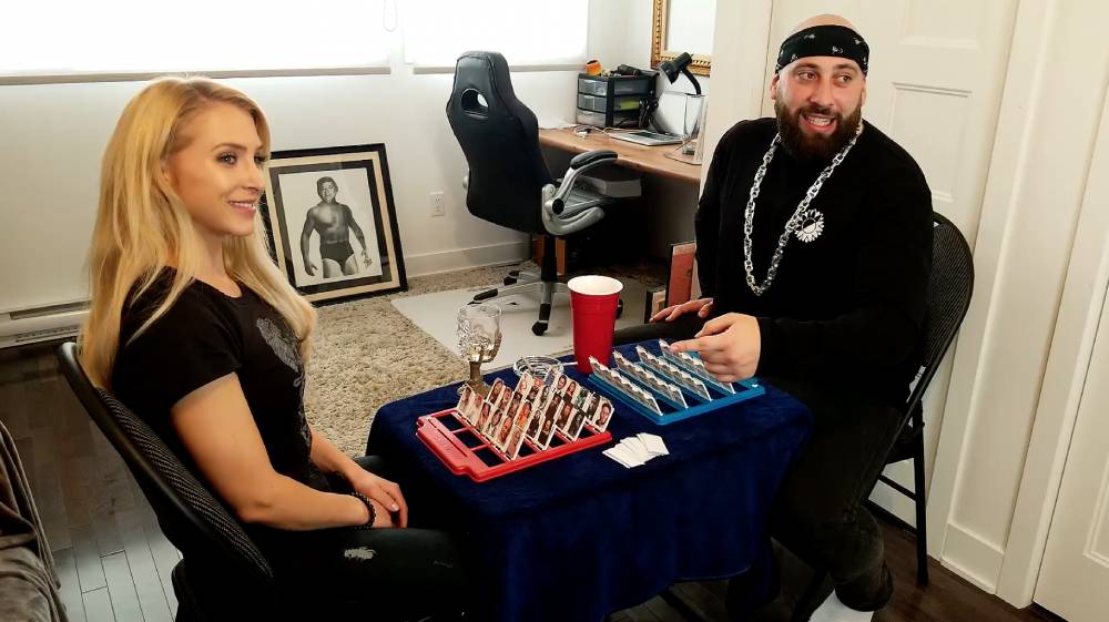 Alix Lynx and Tyler Lemco Play 'Stoner Guess Who?' - Higher Mentality